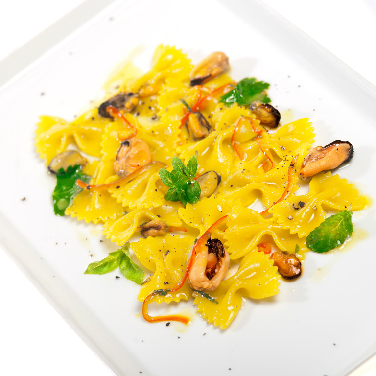 Recipe Farfalle mussels and saffron | Pastificio Di Martino